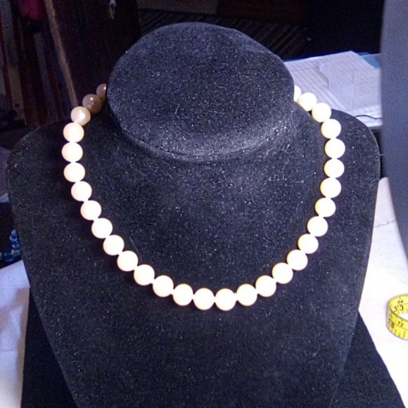 Jewelry | Cream Color Pearl Necklace | Poshmark